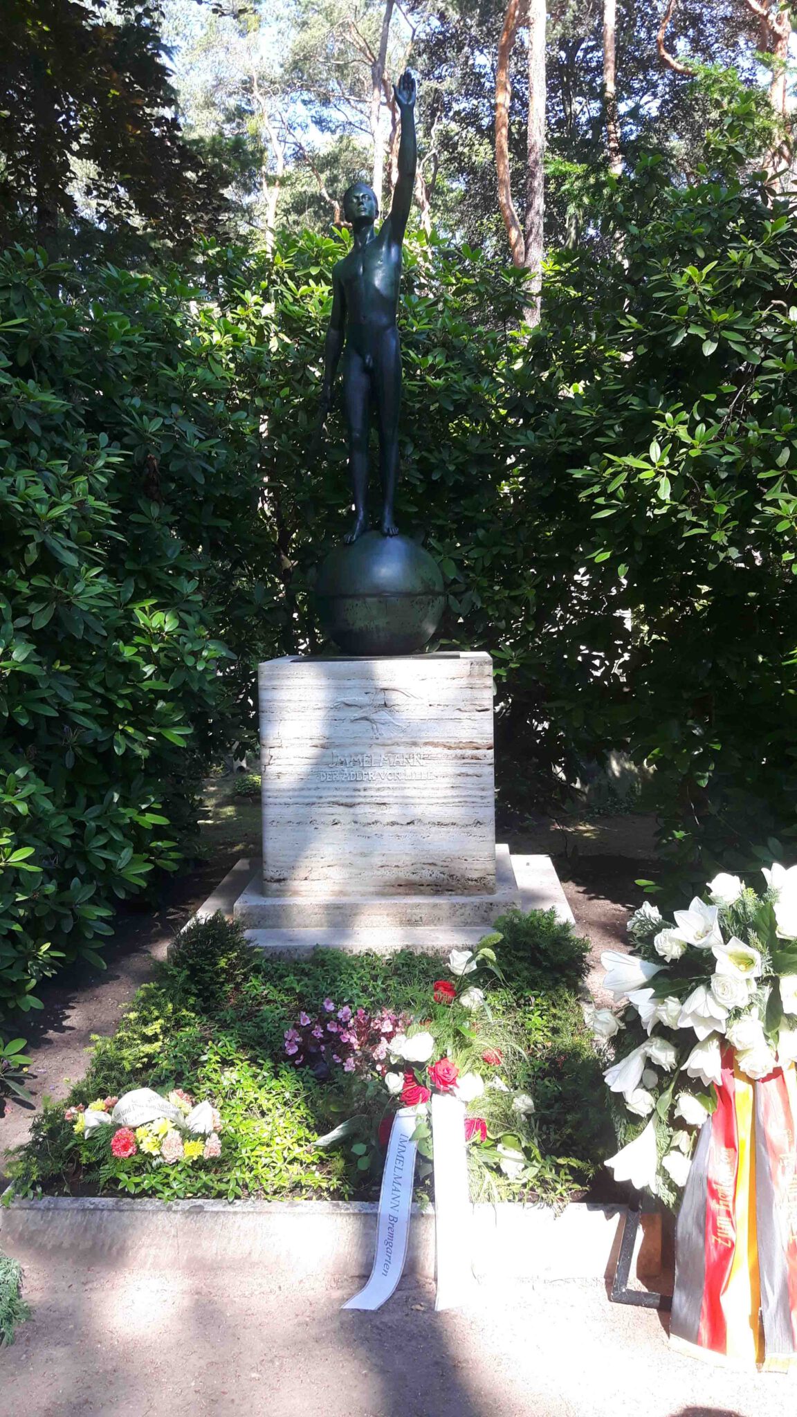 Das Grab- und Ehrenmal für Max Immelmann in Dresden-Tolkewitz – BLOG ...